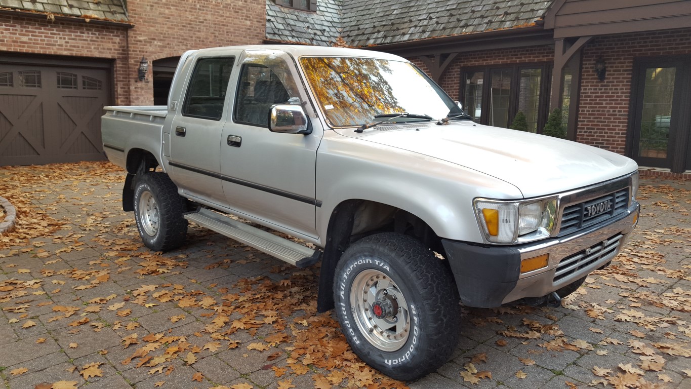 1989 Toyota Hilux Pickup Crew Cab - OttoEx