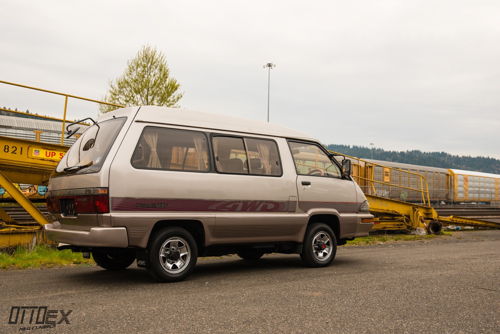 1990 Toyota Master Ace Surf - OttoEx