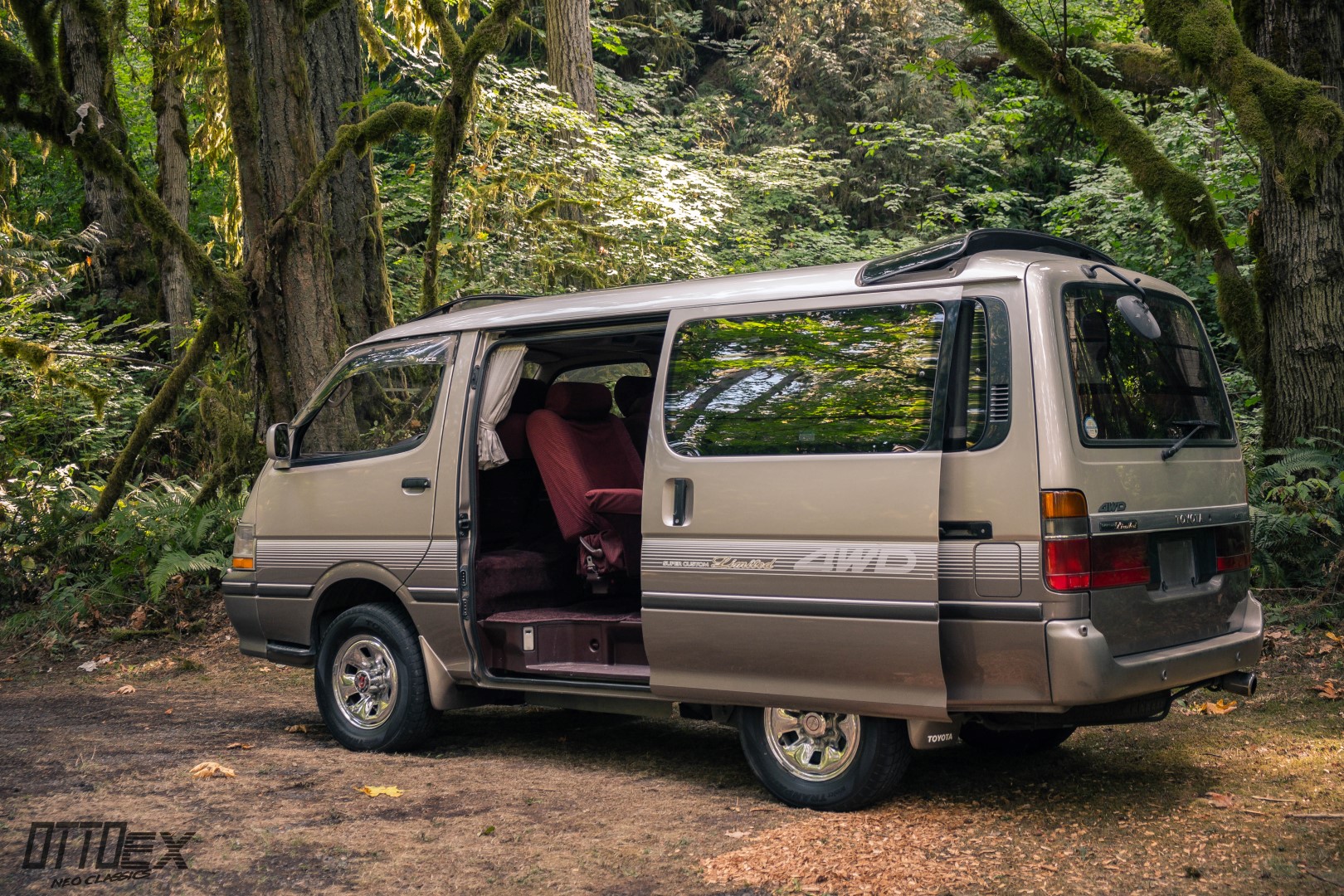 1993 Toyota HiAce Super Custom Ltd - OttoEx